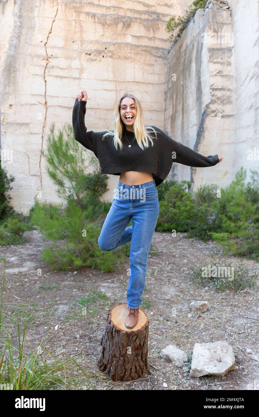 Leg stump hi-res stock photography and images - Alamy