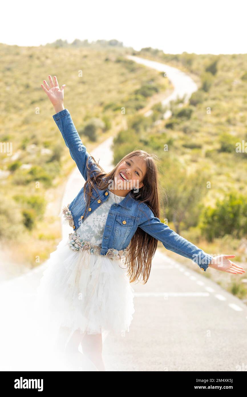 Long arms hi-res stock photography and images - Alamy