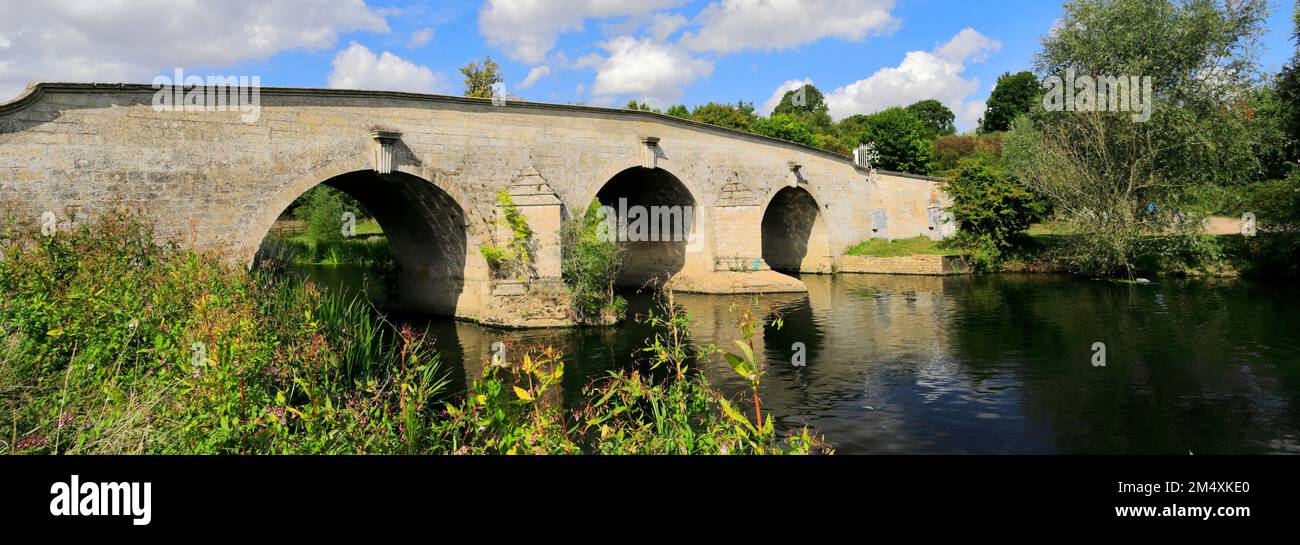 Milton Ferry Stone Bridge, river Nene, Ferry Meadows country park ...