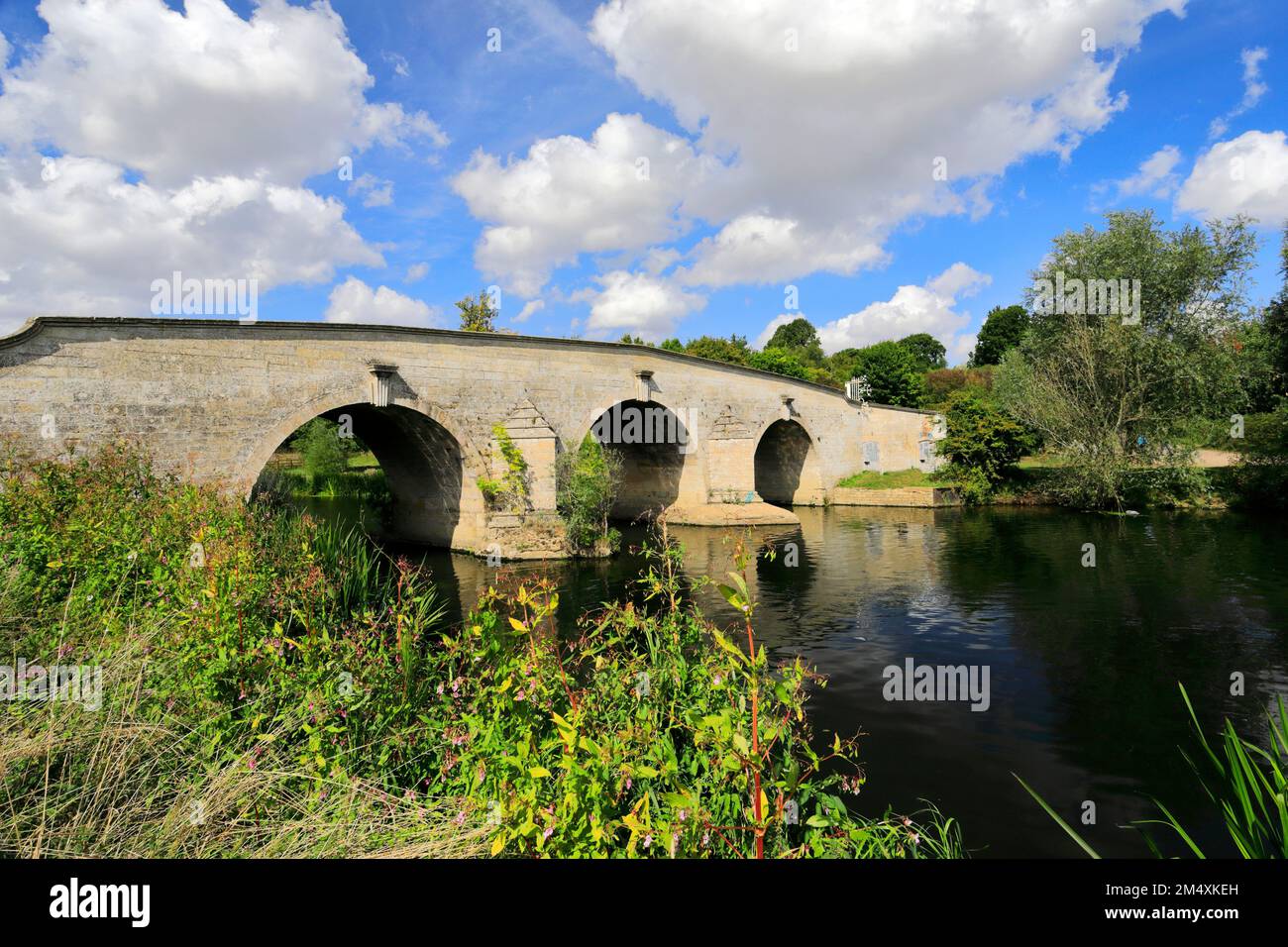 Milton Ferry Stone Bridge, river Nene, Ferry Meadows country park ...