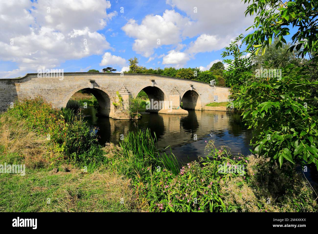 Milton Ferry Stone Bridge, river Nene, Ferry Meadows country park ...