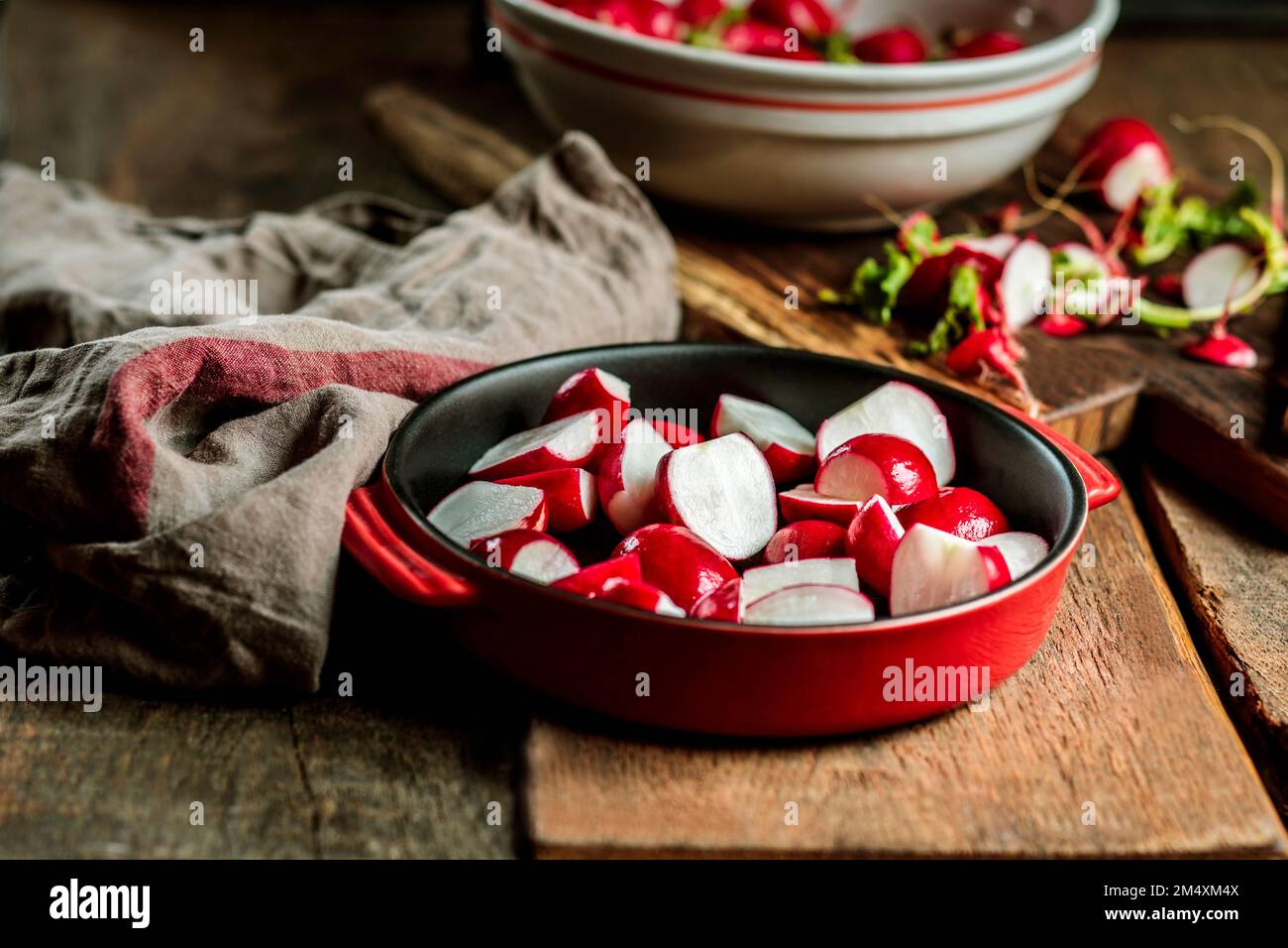Image of organic radishes hi-res stock photography and images - Alamy