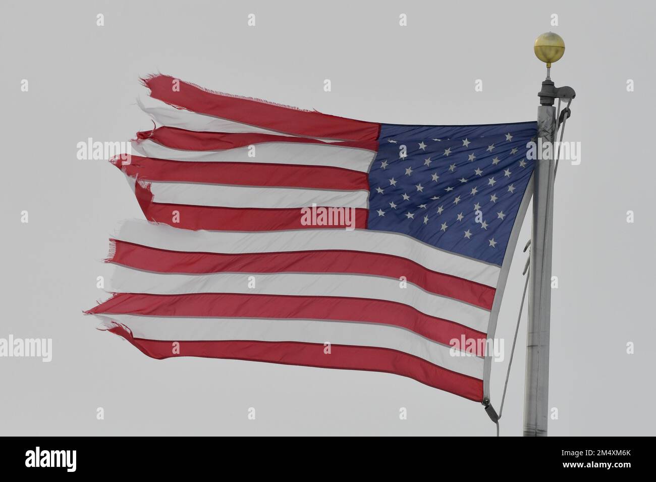 St Charles, USA. 23rd Dec, 2022. The cold gusting winds between 20-30 ...