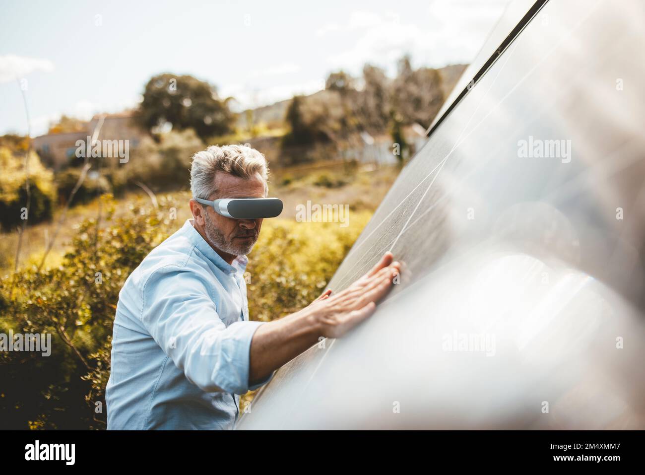 Solar panel garden hi-res stock photography and images - Alamy