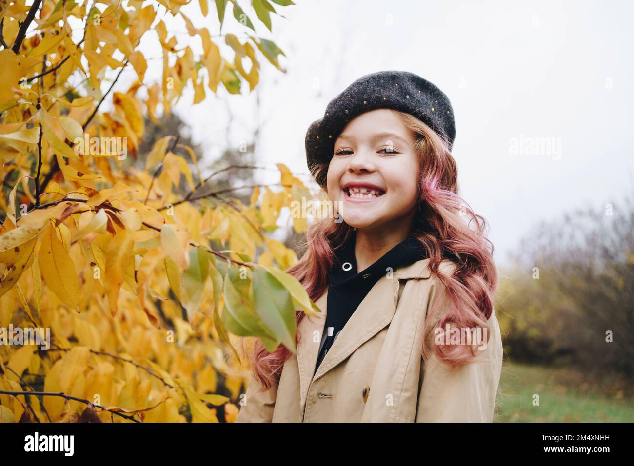 Child wearing beret hi-res stock photography and images - Alamy