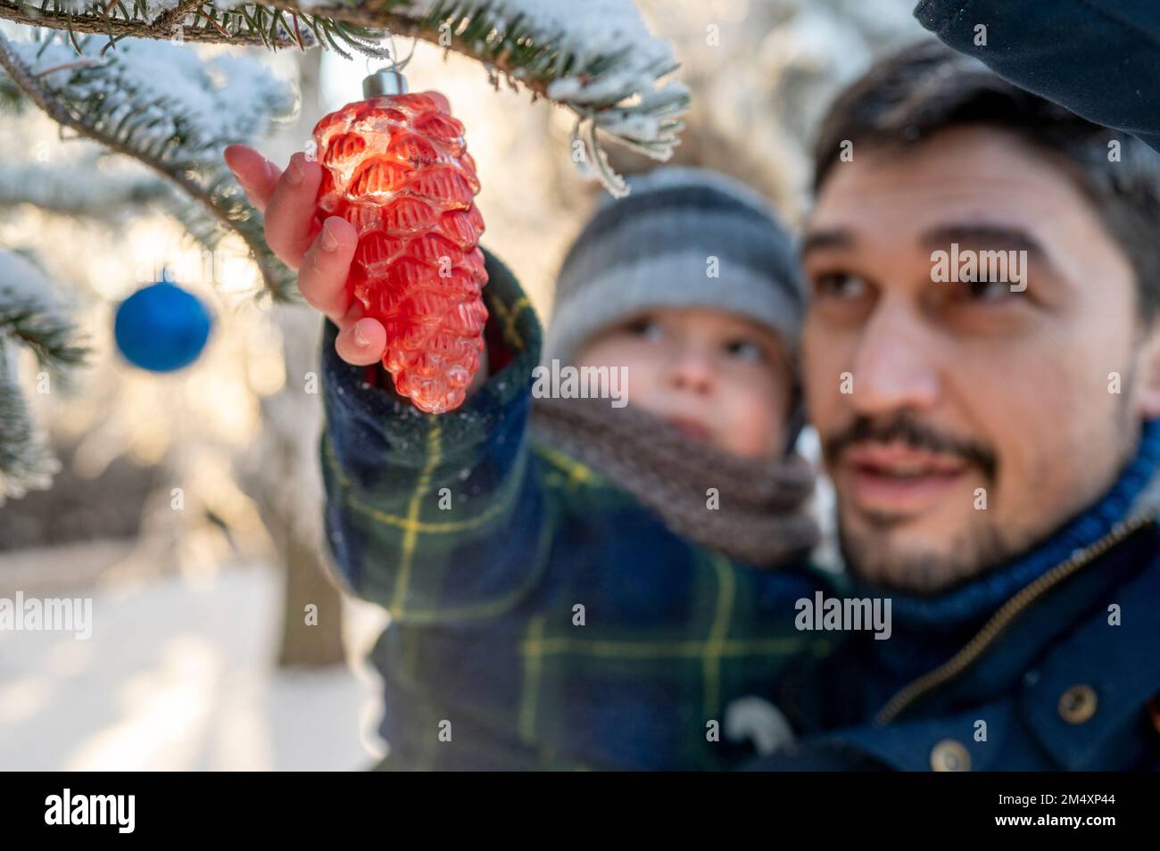 Carrying snow cone hi-res stock photography and images - Alamy