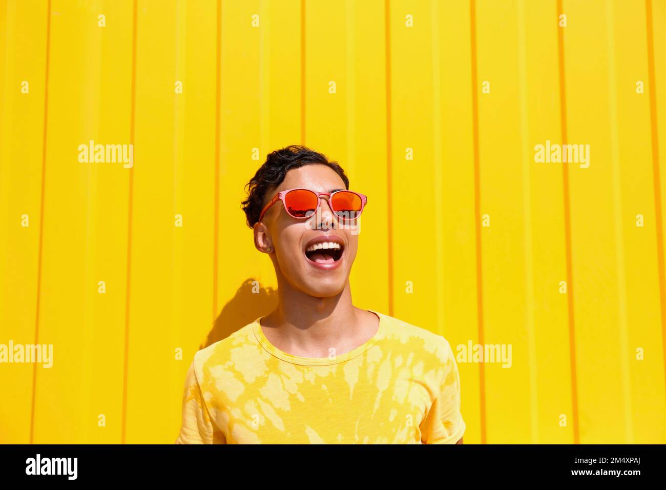 Young man screaming hi-res stock photography and images - Alamy