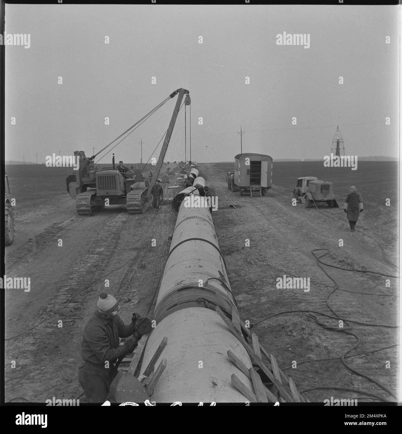 ***APRIL 26, 1971, FILE PHOTO*** Construction of a long-distance ...