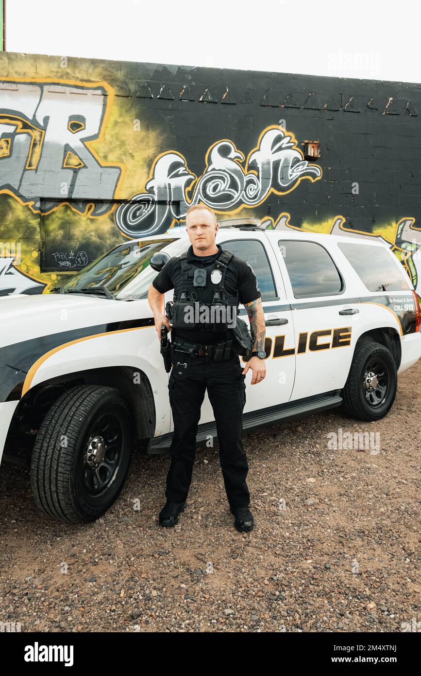 Uniform on duty officer weapon hi-res stock photography and images - Alamy