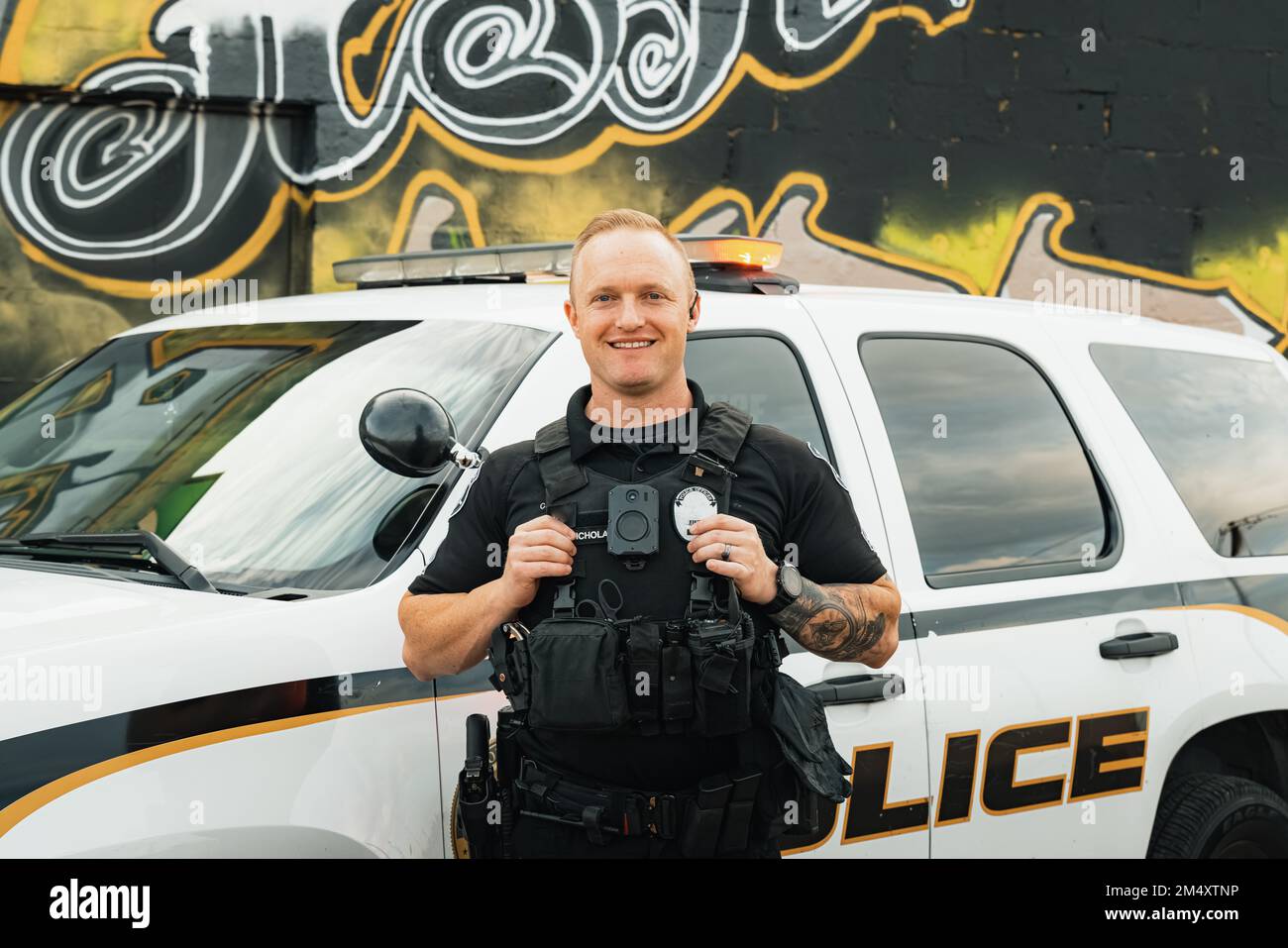 Graffiti policeman hi-res stock photography and images - Alamy