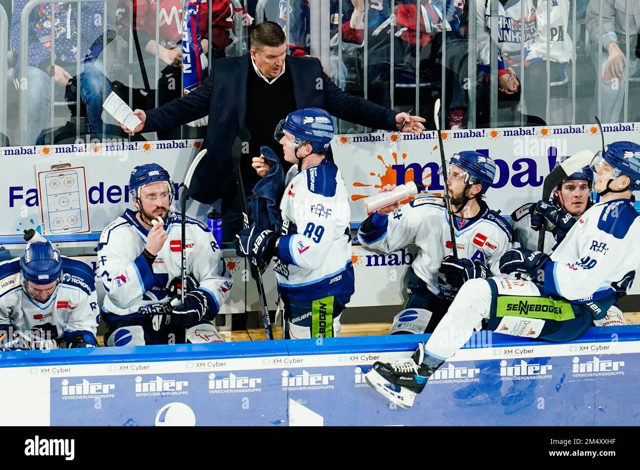 Mannheim, Germany. 23rd Dec, 2022. Ice hockey: DEL, Adler Mannheim ...