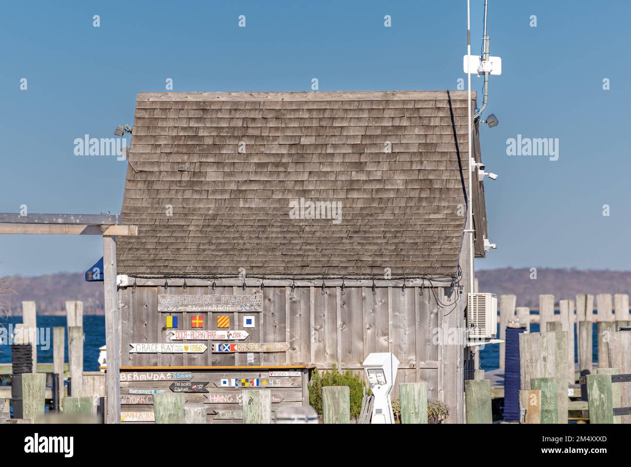 Small office building exterior hi-res stock photography and images - Alamy