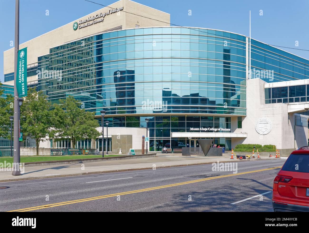 State college business school hi-res stock photography and images - Alamy