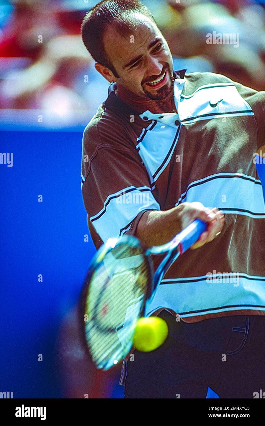 Andre Agassi (USA) competing at the 1995 US Open Tennis Stock Photo - Alamy