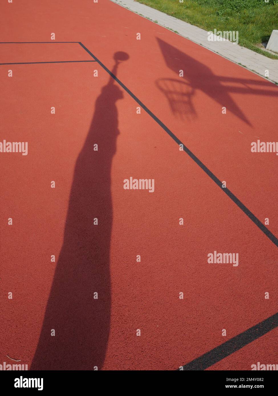 basketball player shadow Stock Photo - Alamy