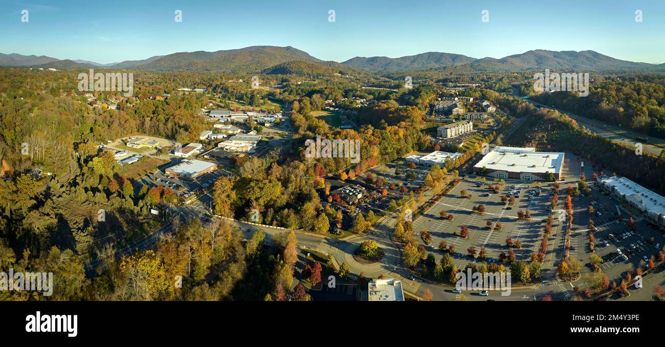 View from above of american grocery store with many parked cars on ...