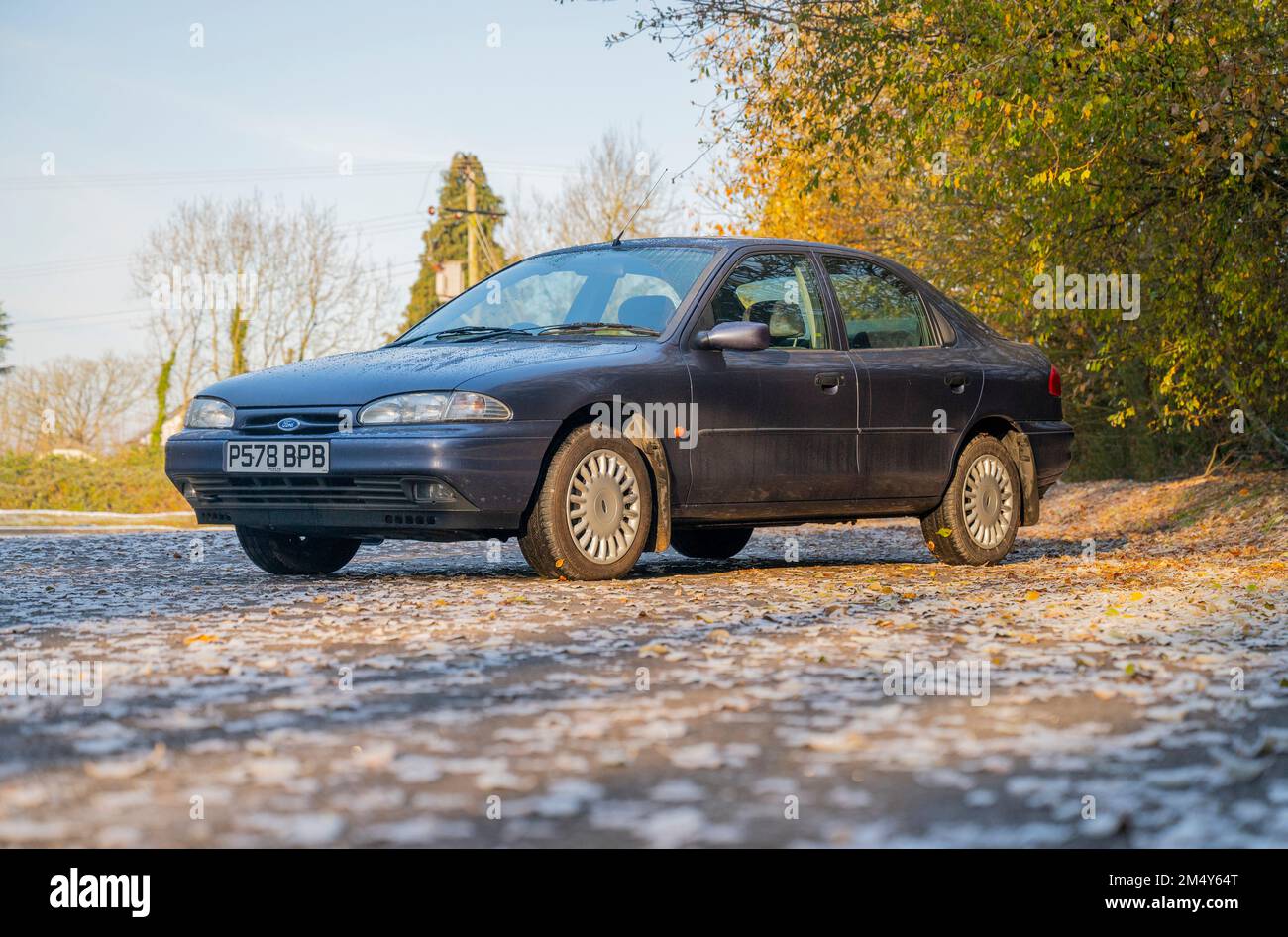 Ford mondeo mark 1 hi-res stock photography and images - Alamy