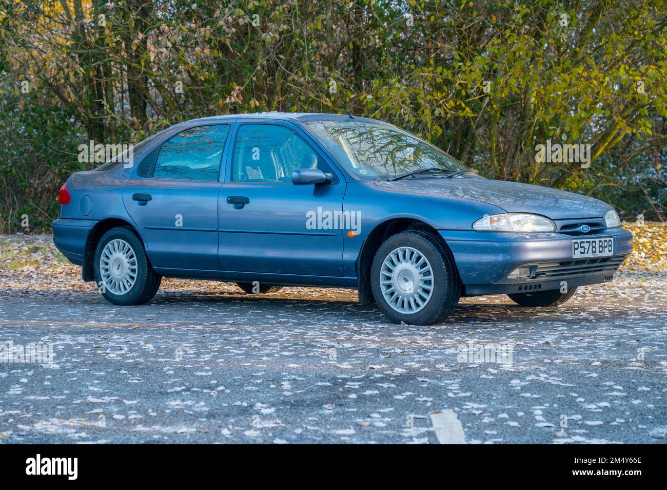 Ford mondeo mark 1 hi-res stock photography and images - Alamy