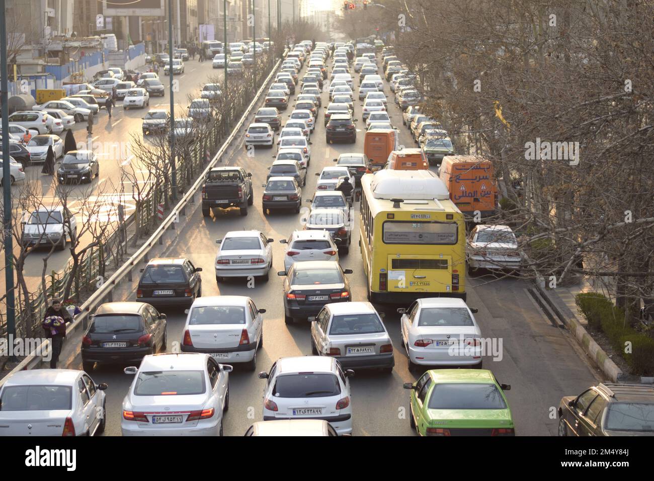 Traffic on the highway, Tehran Stock Photo - Alamy