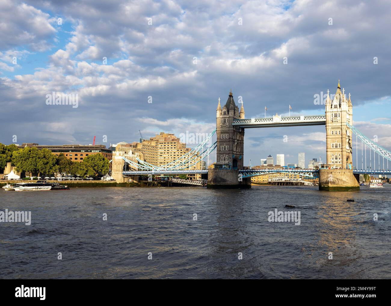Famous London bridge over the river Thames the Tower Bridge in broad ...