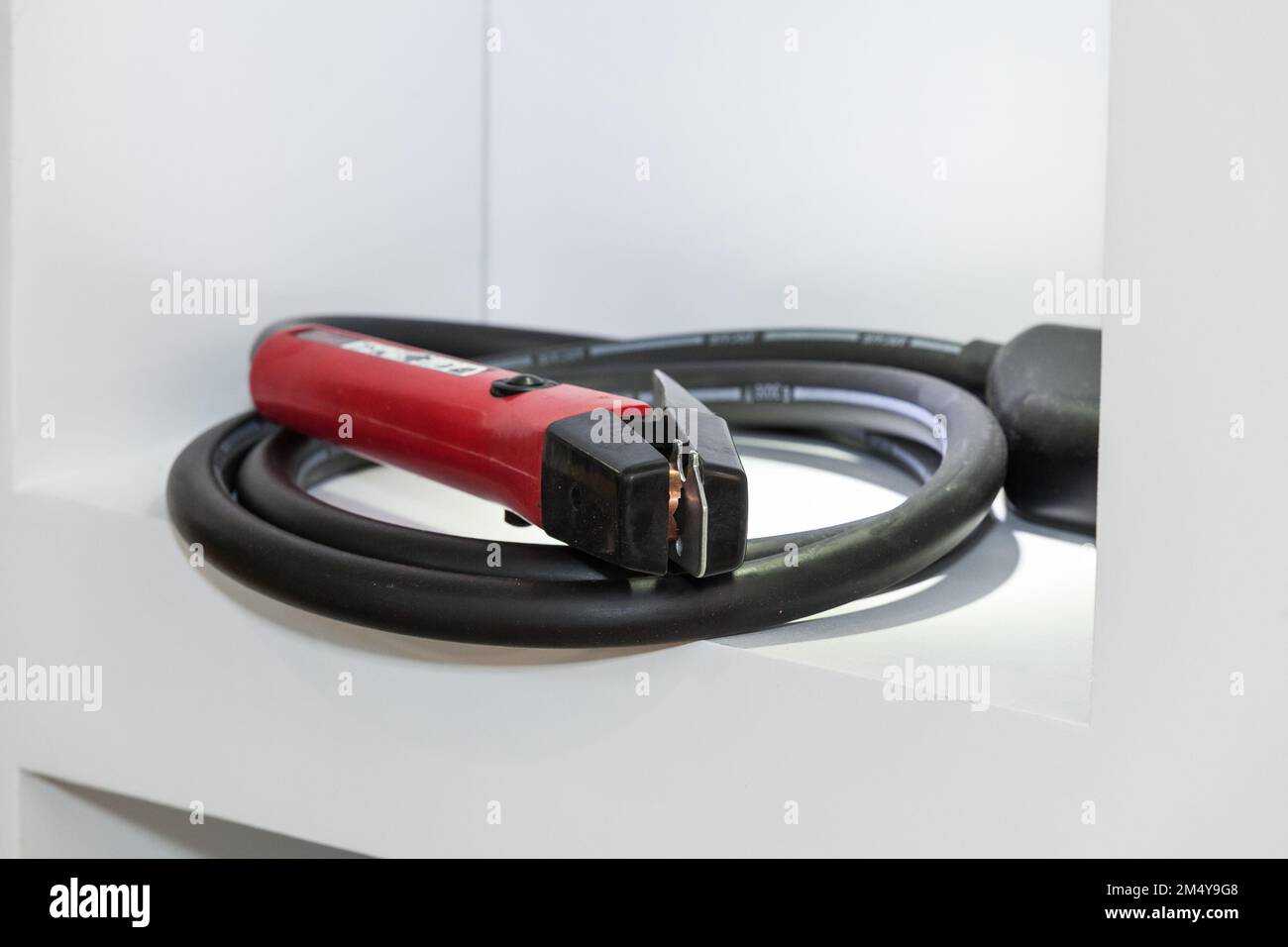 Modern Cable Clamp For Welding Work Stock Photo - Alamy
