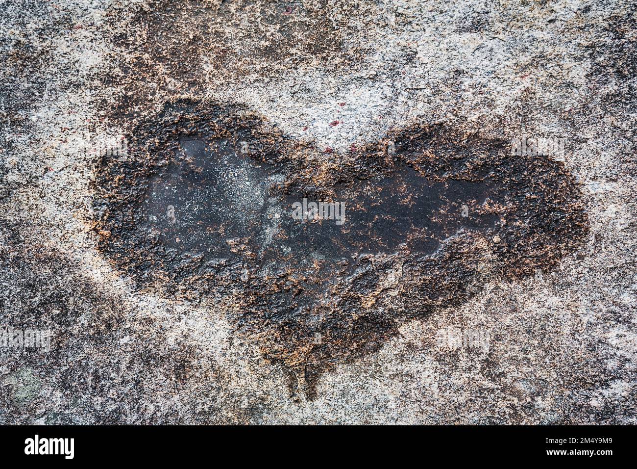 Heart shape island hi-res stock photography and images - Alamy