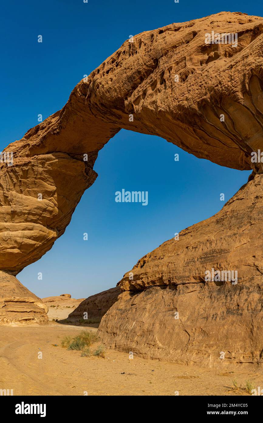 Rainbow rock arch hi-res stock photography and images - Alamy