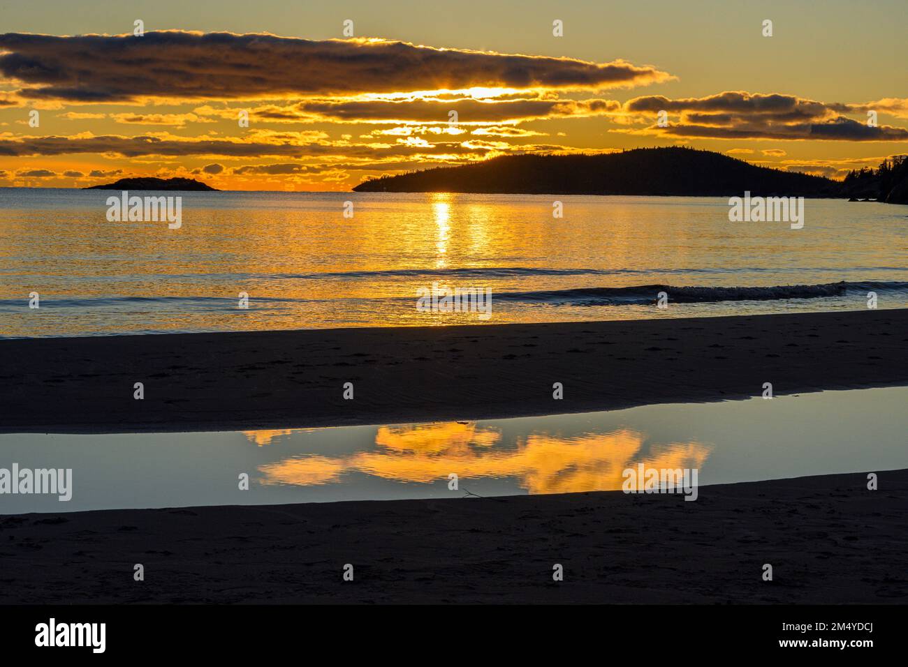 Sunset over Lake Superior at Sandy Bach, Sandy Beach, Wawa, Ontario ...
