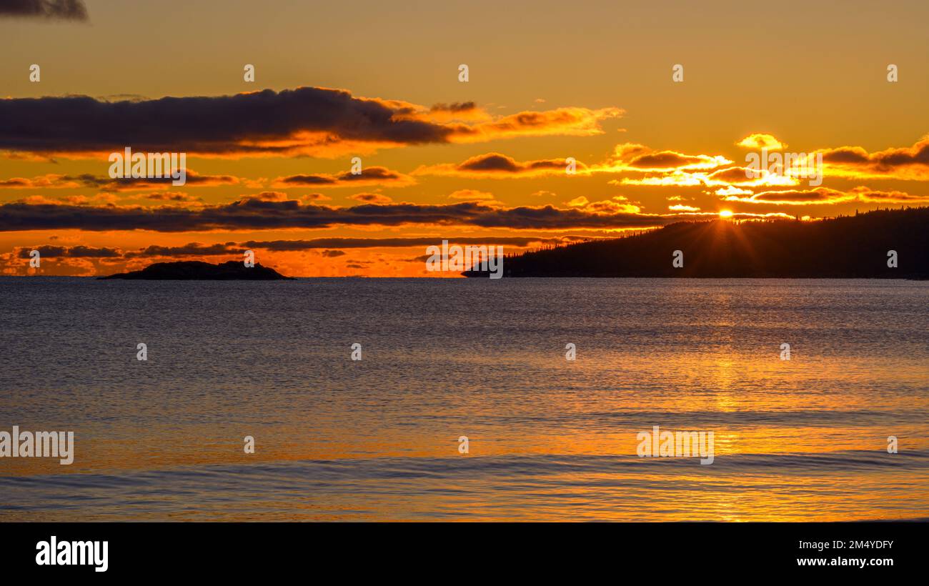 Beaches and sunsets hi-res stock photography and images - Alamy