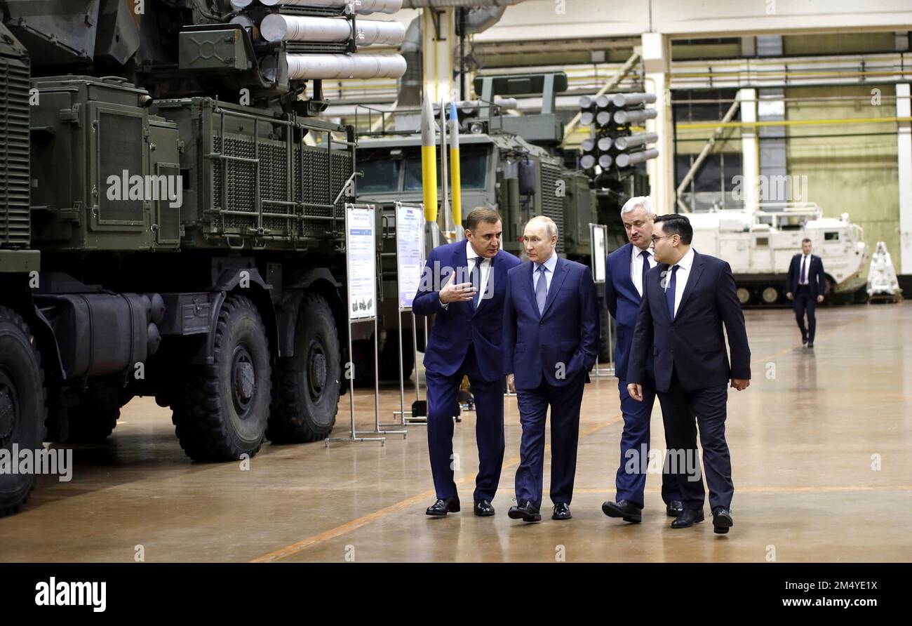 Tula, Russia. 23rd Dec, 2022. Russian President Vladimir Putin, center ...