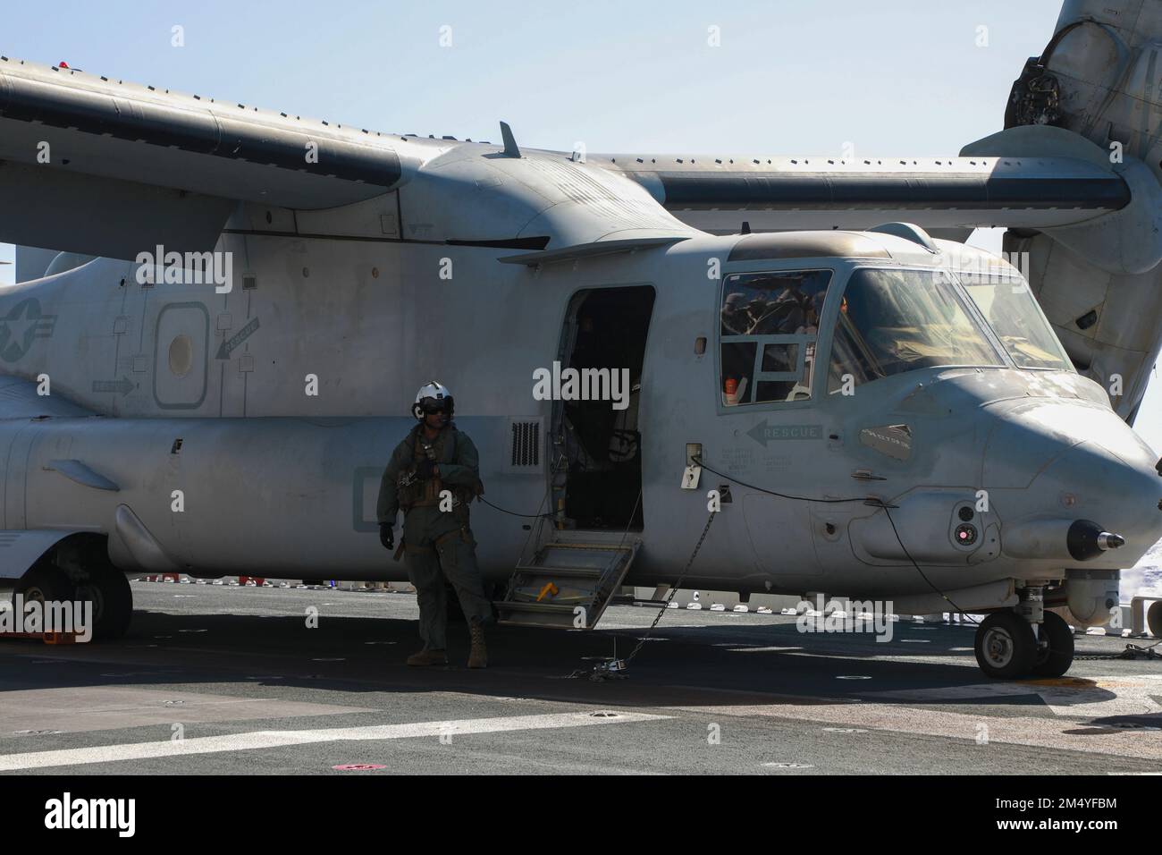 PACIFIC OCEAN (Dec. 3, 2022) - U.S. Marines with Marine Medium ...