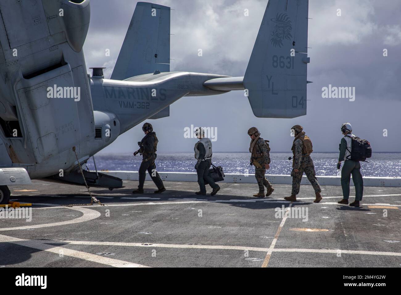 PACIFIC OCEAN (Dec. 5, 2022) - U.S. Marines with 13th Marine ...
