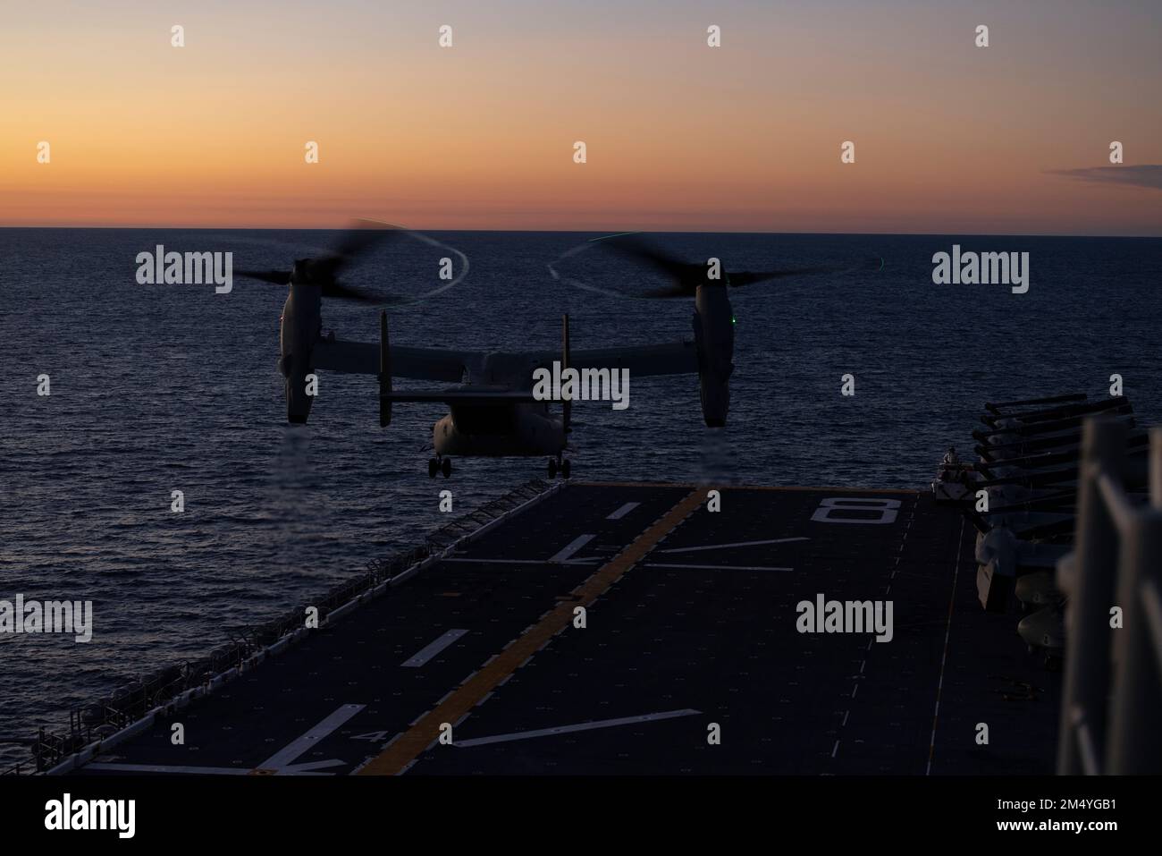 PACIFIC OCEAN (Nov. 11, 2022) - U.S. Marine Corps pilots and crew ...