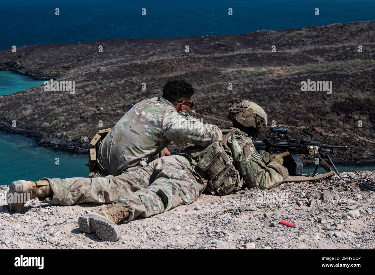 U.S. Army National Guard soldiers assigned to Task Force Wolfhound ...