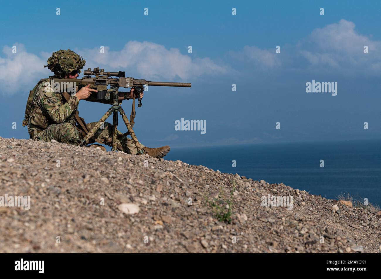 U.S. Army National Guard soldiers assigned to Task Force Wolfhound ...