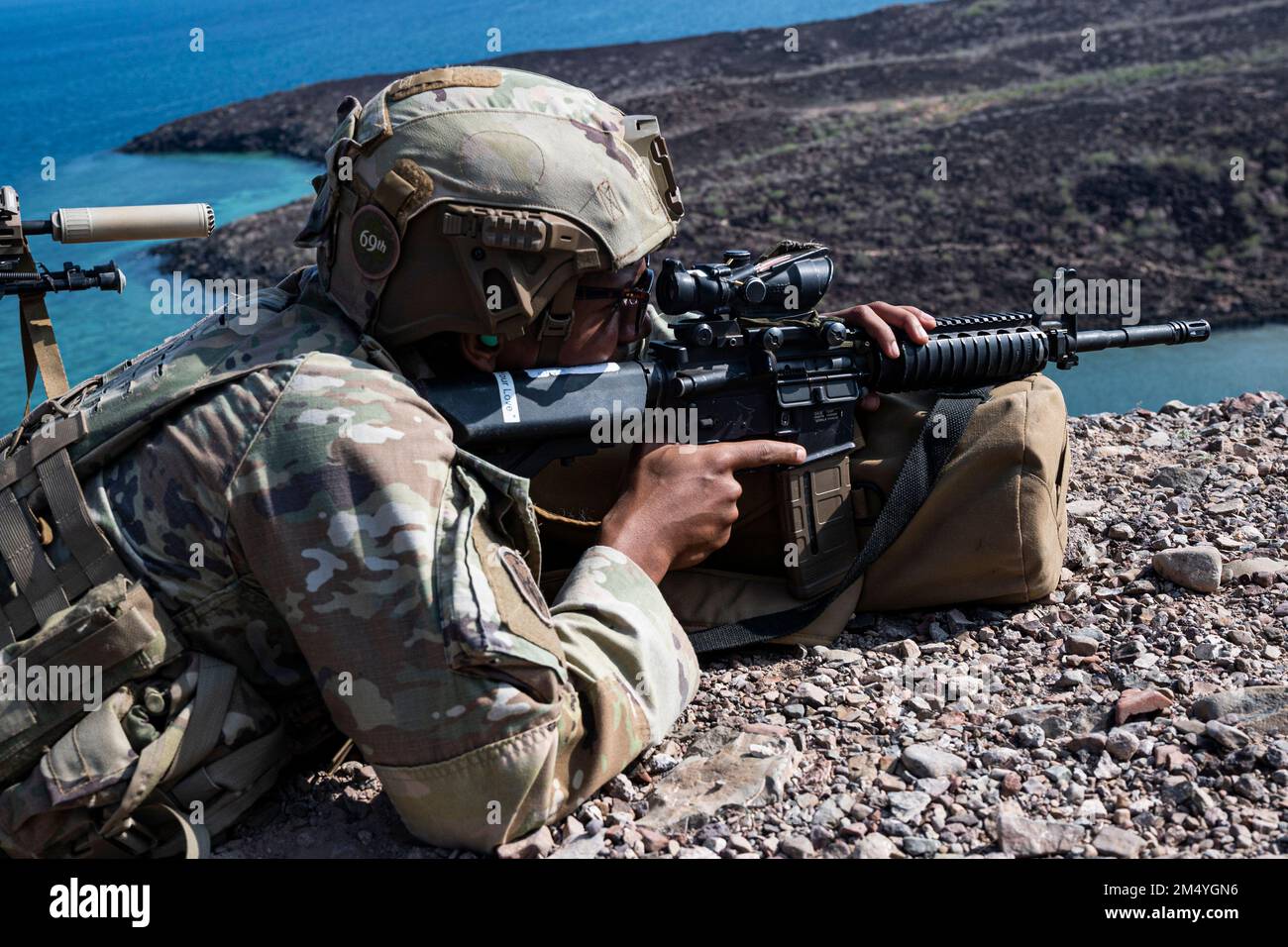 U.S. Army National Guard soldiers assigned to Task Force Wolfhound ...