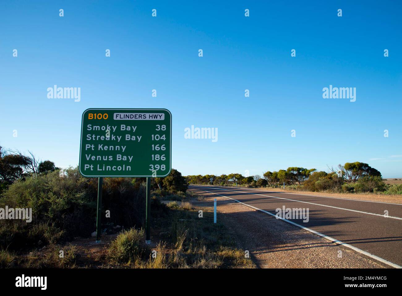Flinders Highway - South Australia Stock Photo - Alamy