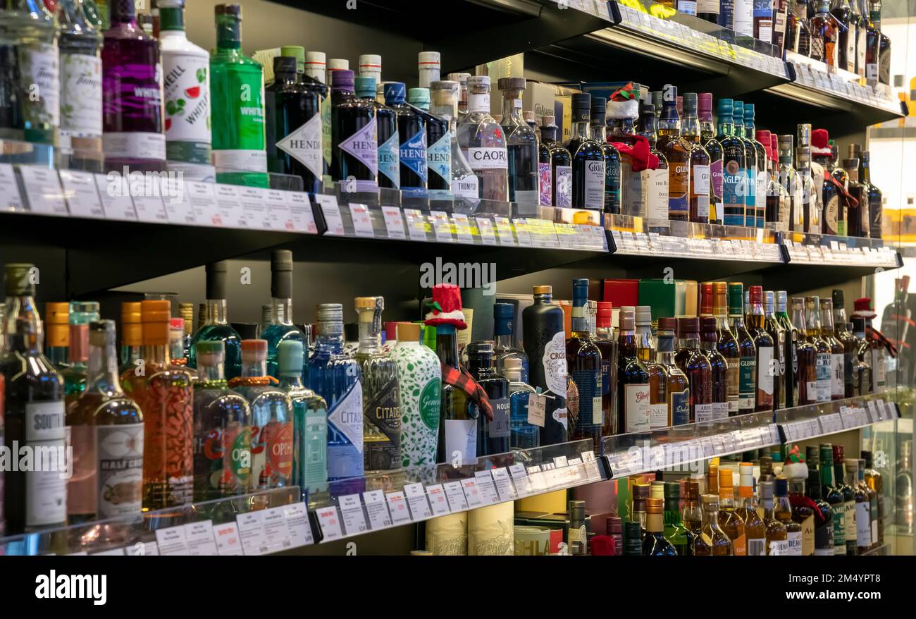 Alcohol shop, Hong Kong, China Stock Photo - Alamy