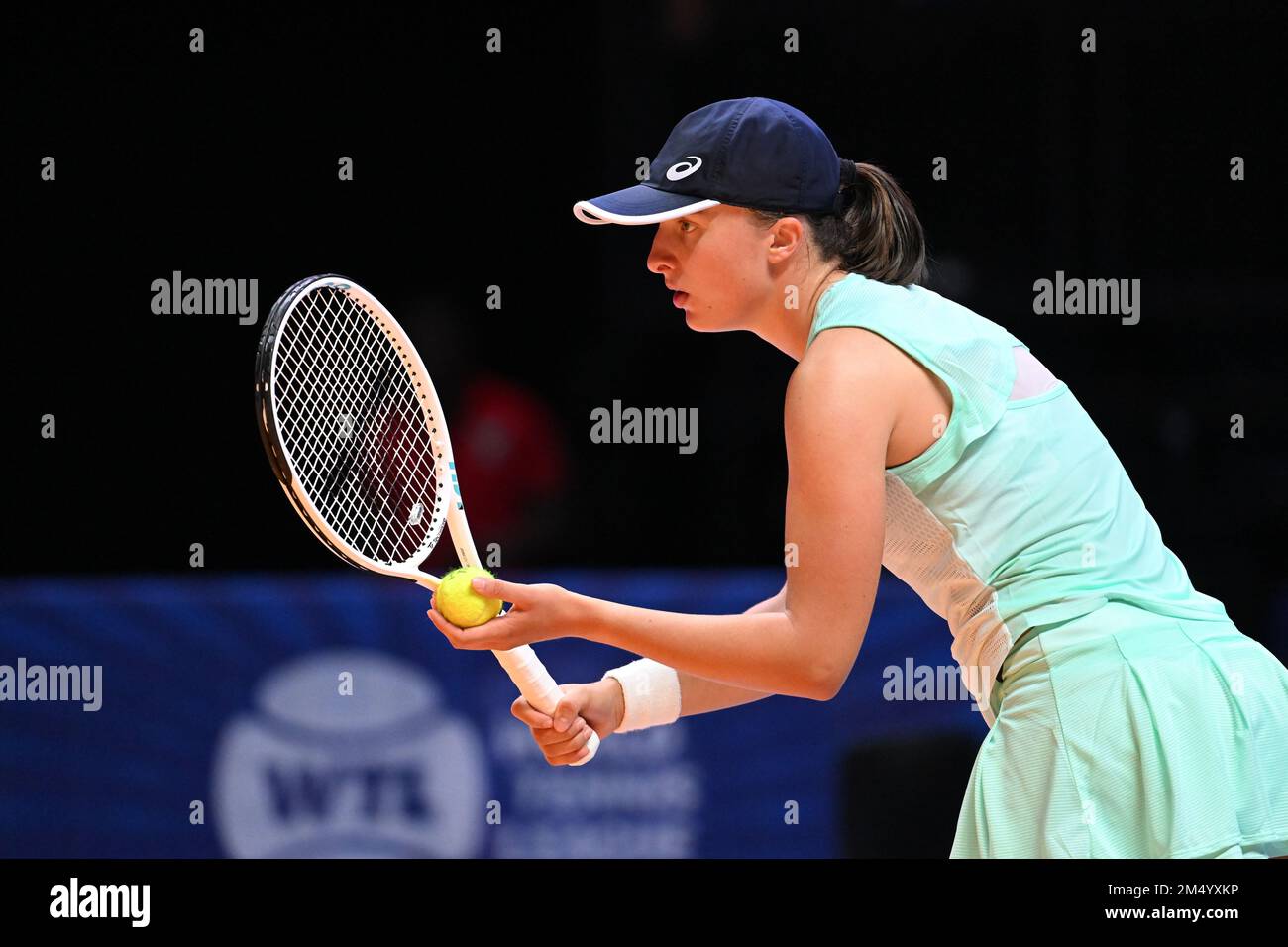 Iga swiatek forehand hi-res stock photography and images - Alamy