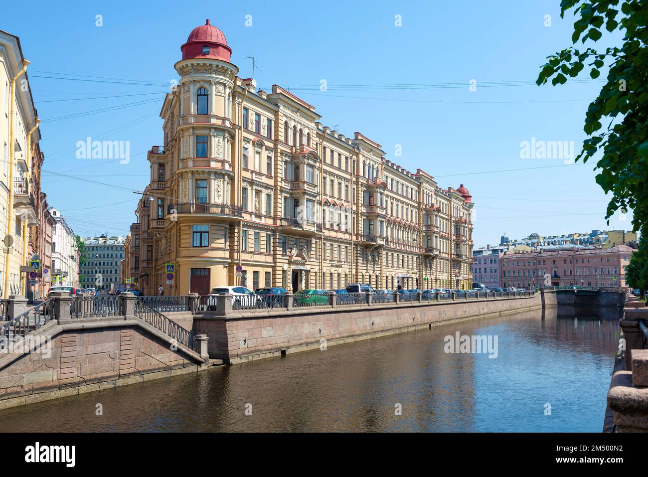SAINT PETERSBURG, RUSSIA - JUNE 19, 2020: View of the old tenement ...