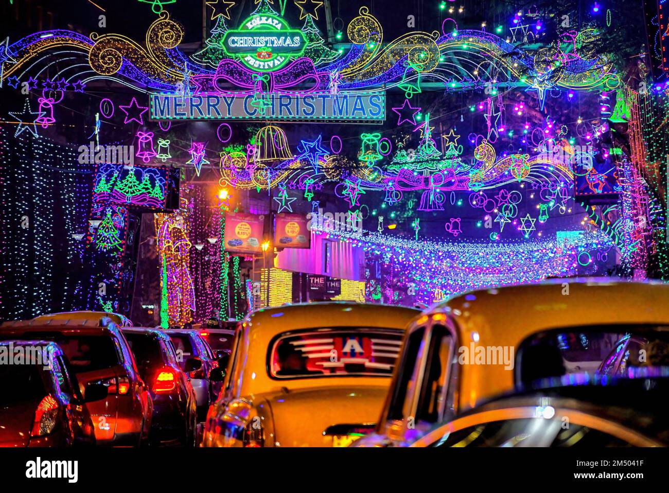 Kolkata, India. 23rd Dec, 2022. Park Street area is decorated with ...