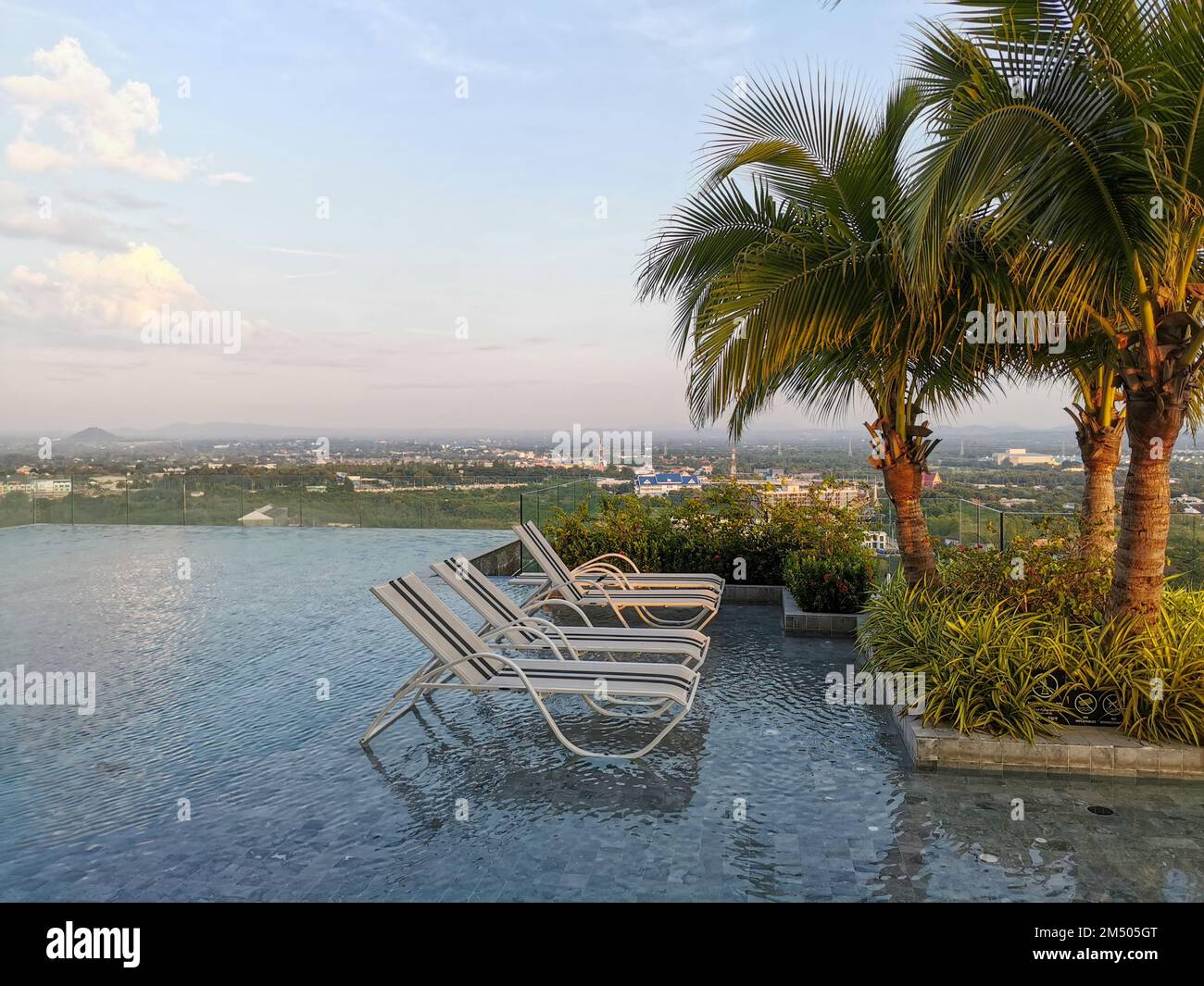 Pattaya Thailand November 11 2022 The Infinity Swimming Pool On
