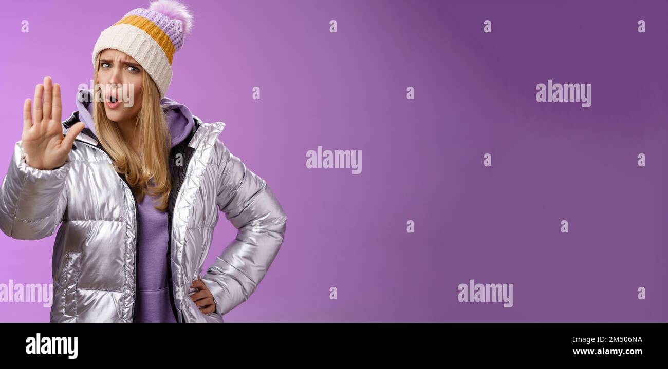 Girl shaking head no hi-res stock photography and images - Alamy