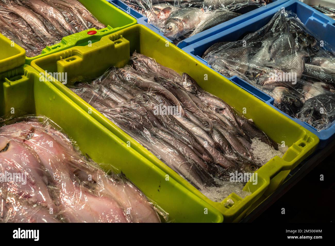 Seafood distribution hi-res stock photography and images - Alamy