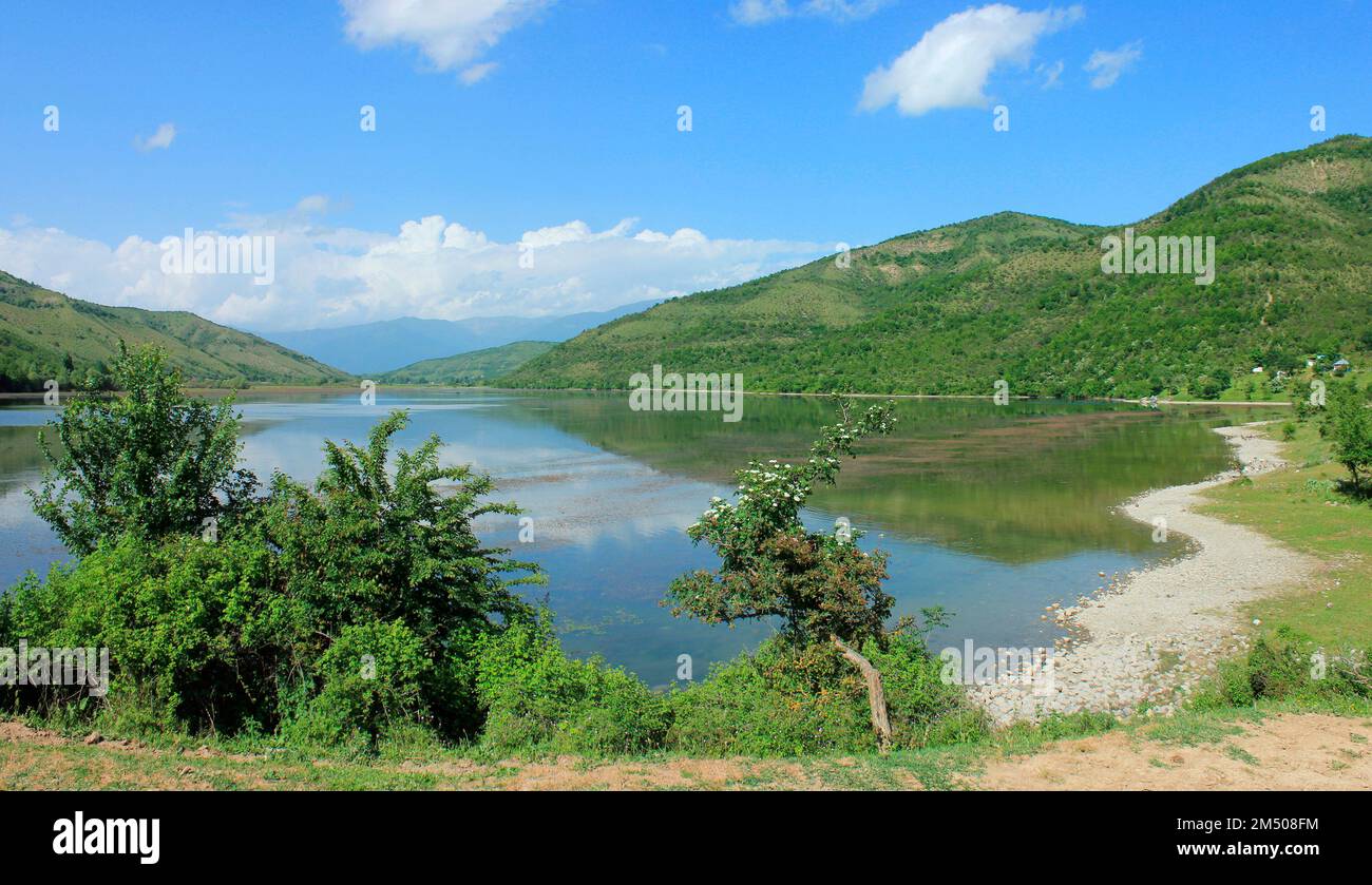 Spring views scenic river hi-res stock photography and images - Alamy