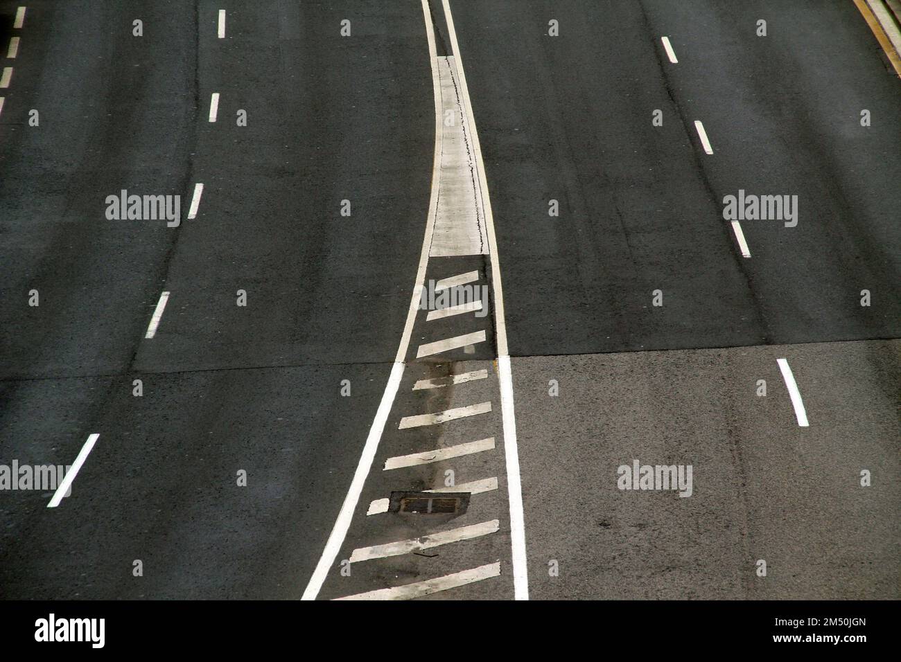 White lanes hi-res stock photography and images - Alamy