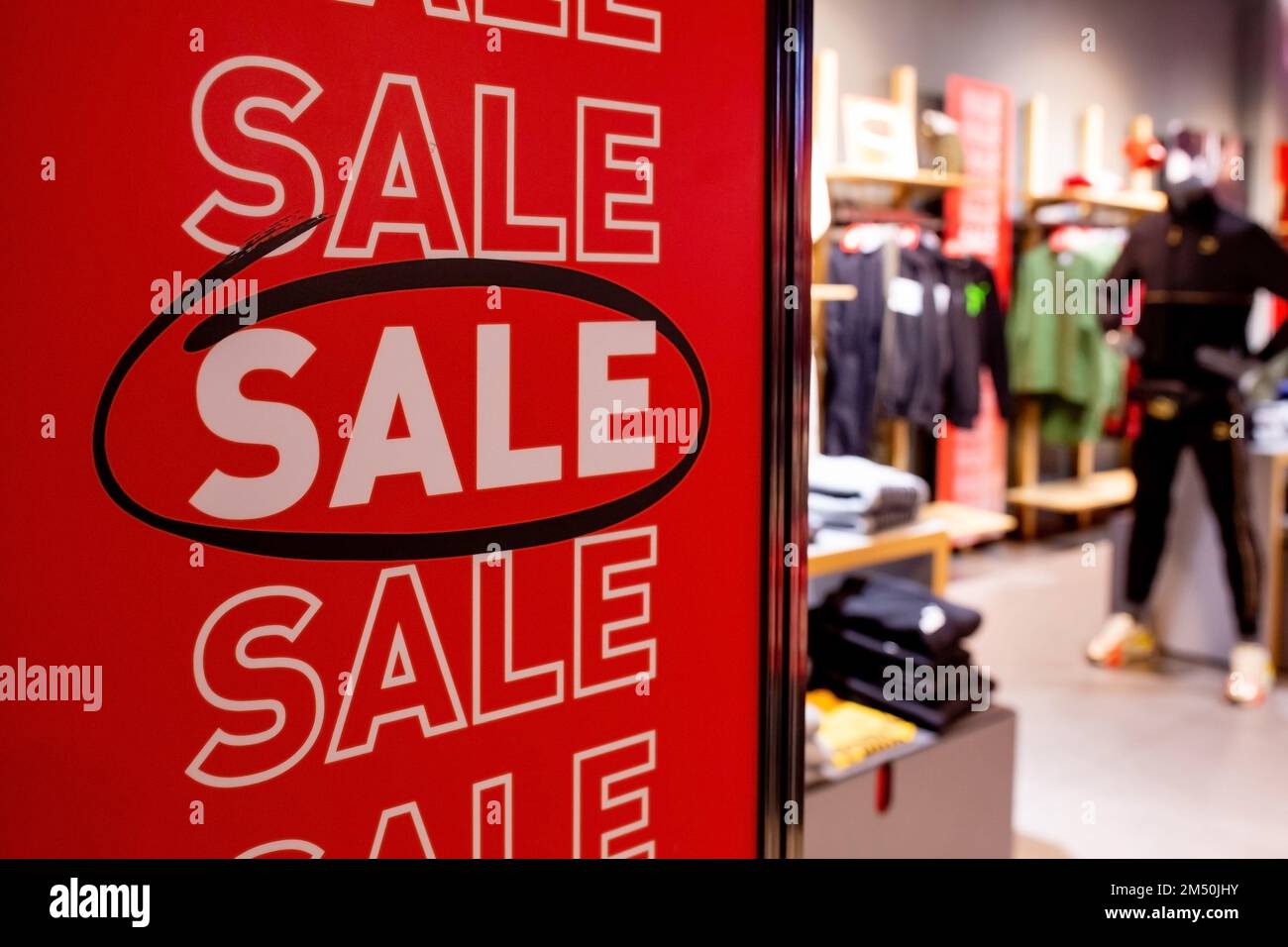 Clothing store sale hi-res stock photography and images - Alamy