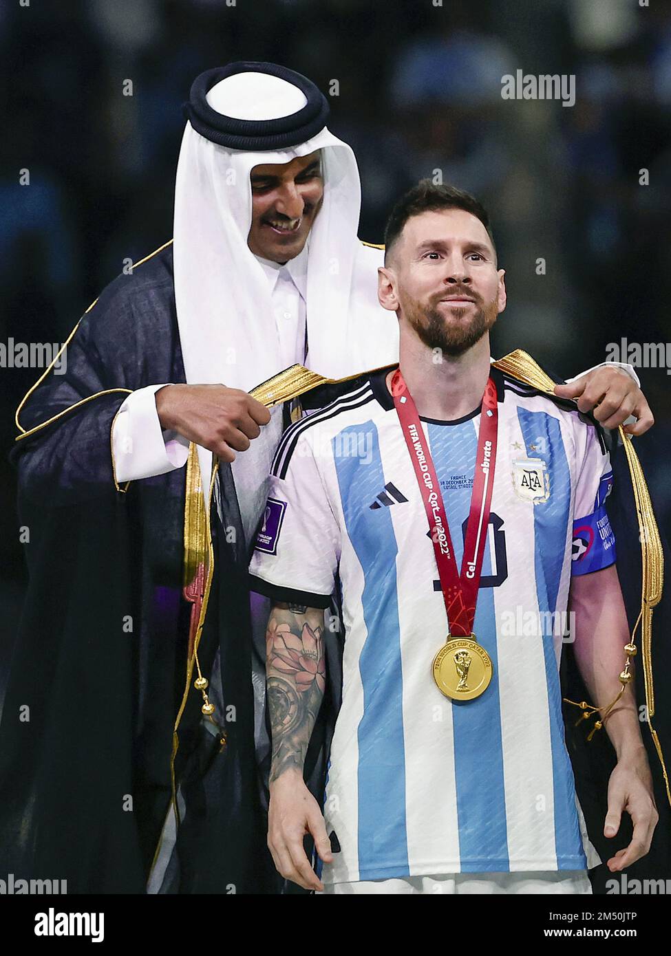 AL DAAYEN - (LR) Emir of Qatar Sheikh Tamim bin Hamad Al Thani gives ...