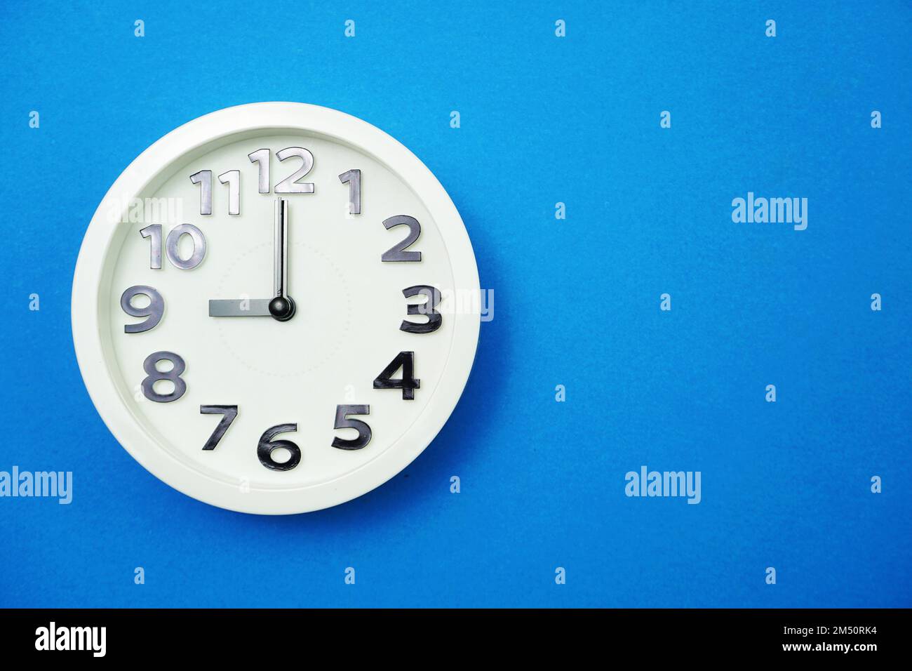 Wall clock showing 9 hi-res stock photography and images - Alamy
