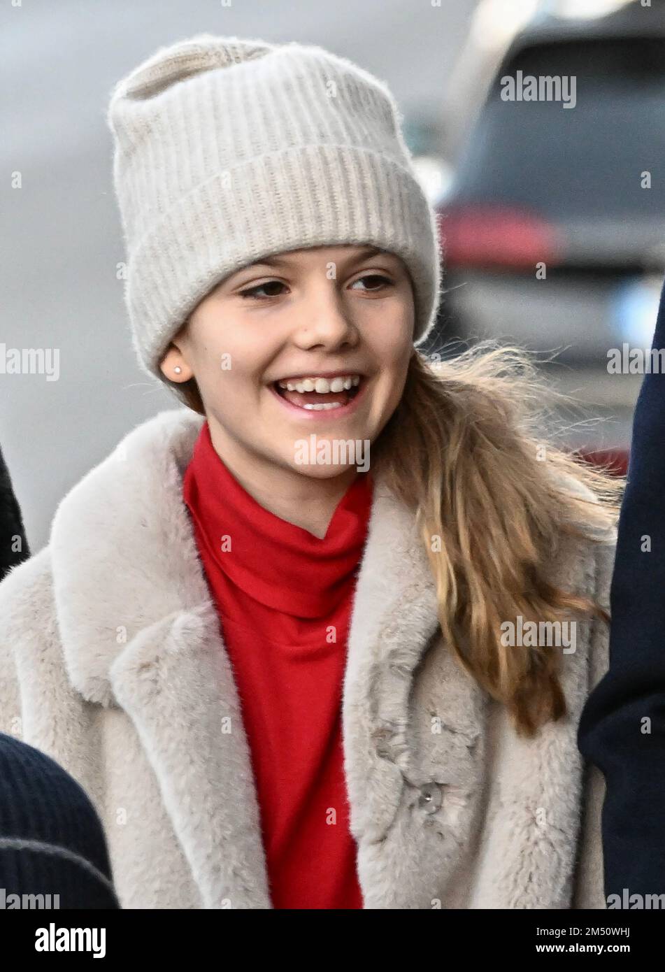 On Christmas Eve, the Crown Princess family visited Stockholm's local ...